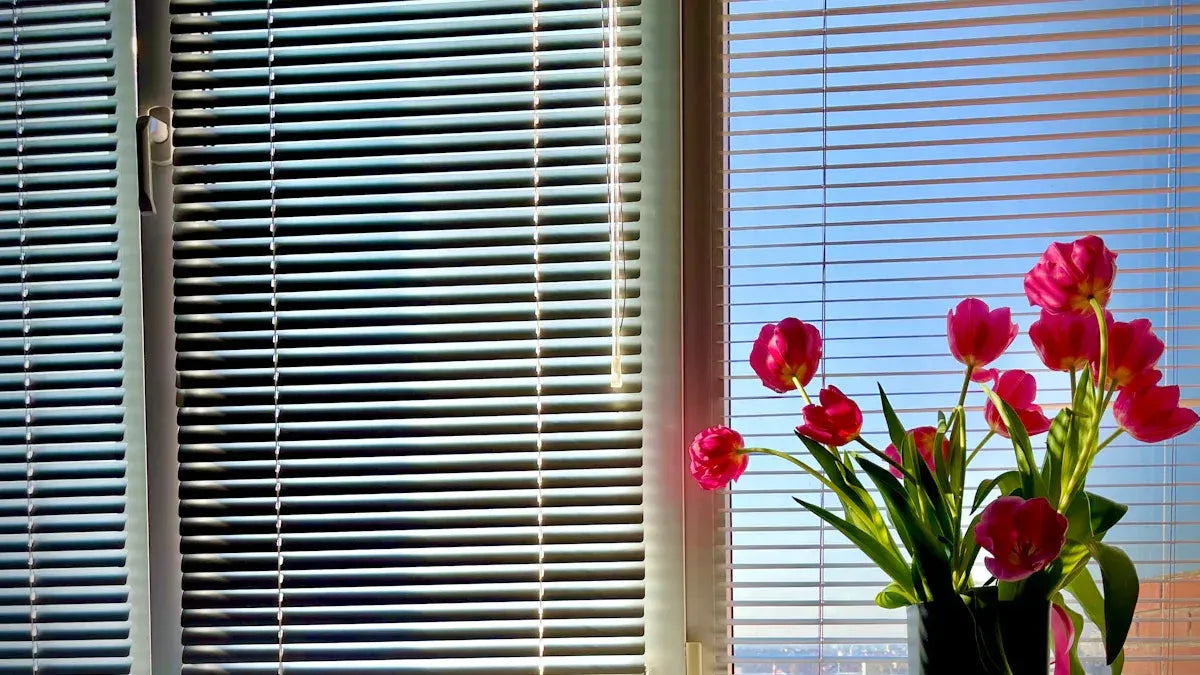 How to Choose the Right Solar Shade Openness Percentage – Aoodor